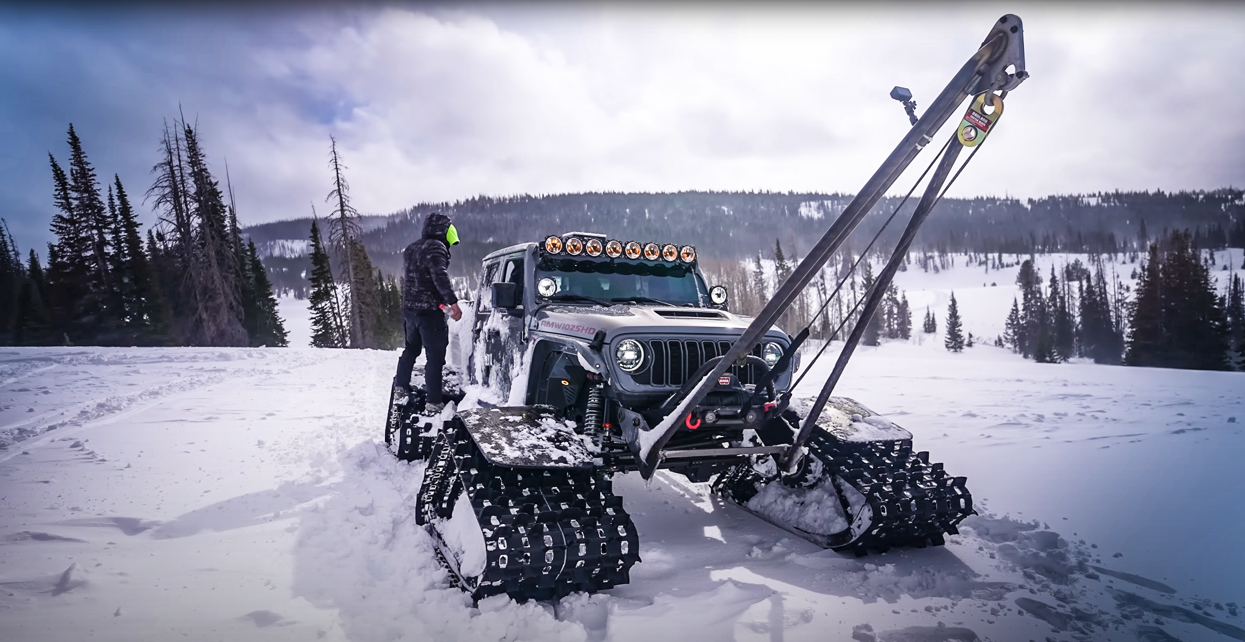 Craziest Recover by a Jeep Gladiator with Snow Tracks! – Motobilt