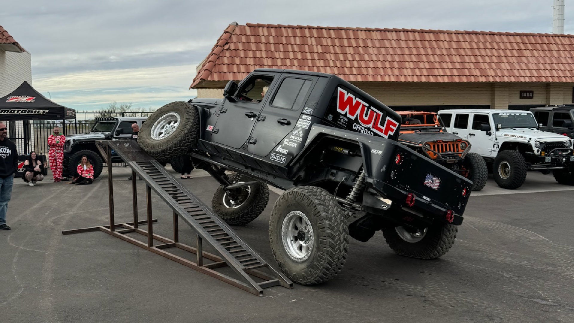 Motobilt Takes Over Phoenix: Offroad Fun, Gladiator Builds, and Giving
