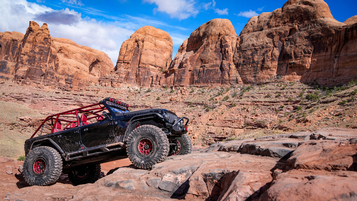 Roll Cage Kit for Jeep JLU – Motobilt