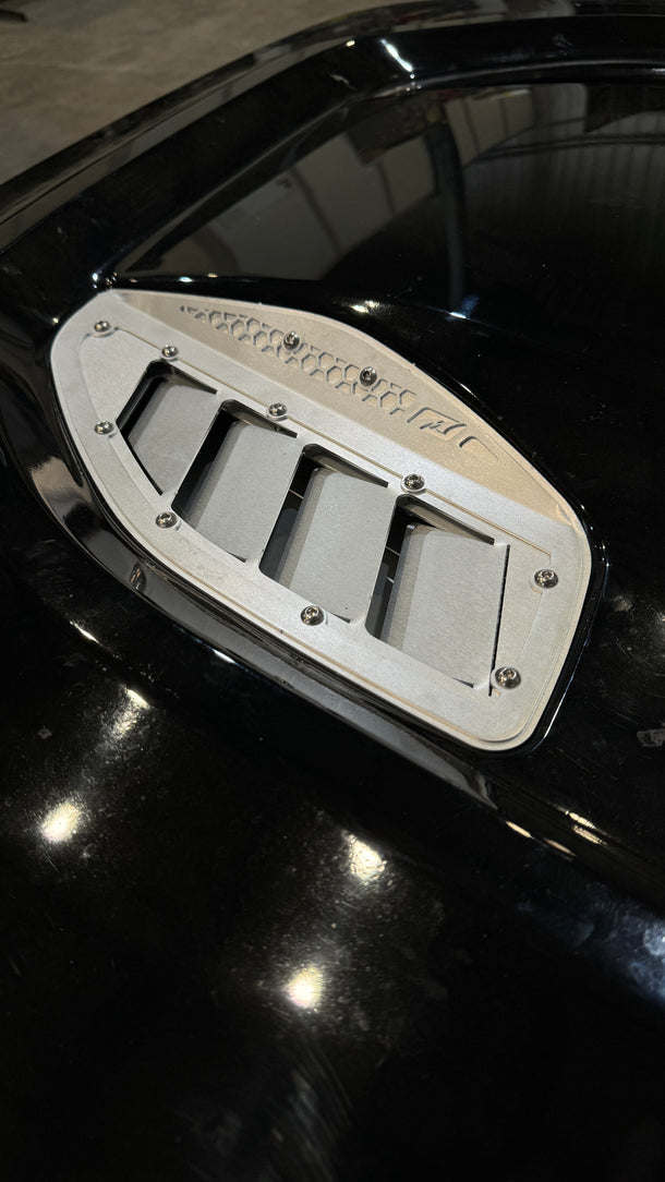 Hood Vent Kit for 10th Anniversary Jeep JK Rubicon – Motobilt