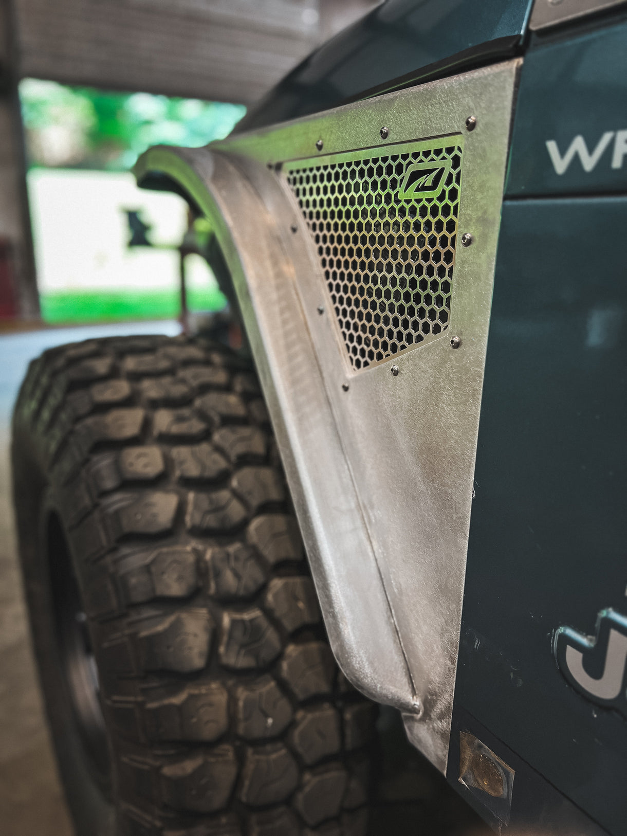 Aluminum Highline Front Fenders 2" Flare for Jeep TJ / LJ – Motobilt