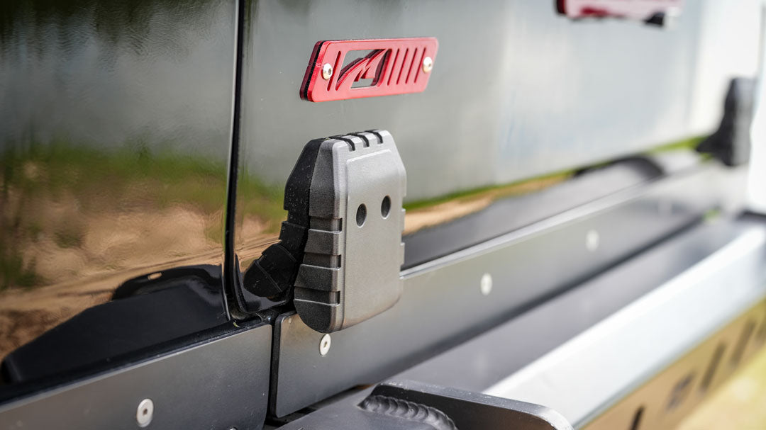 Drop Down Tailgate for Jeep JL/JLU – Motobilt