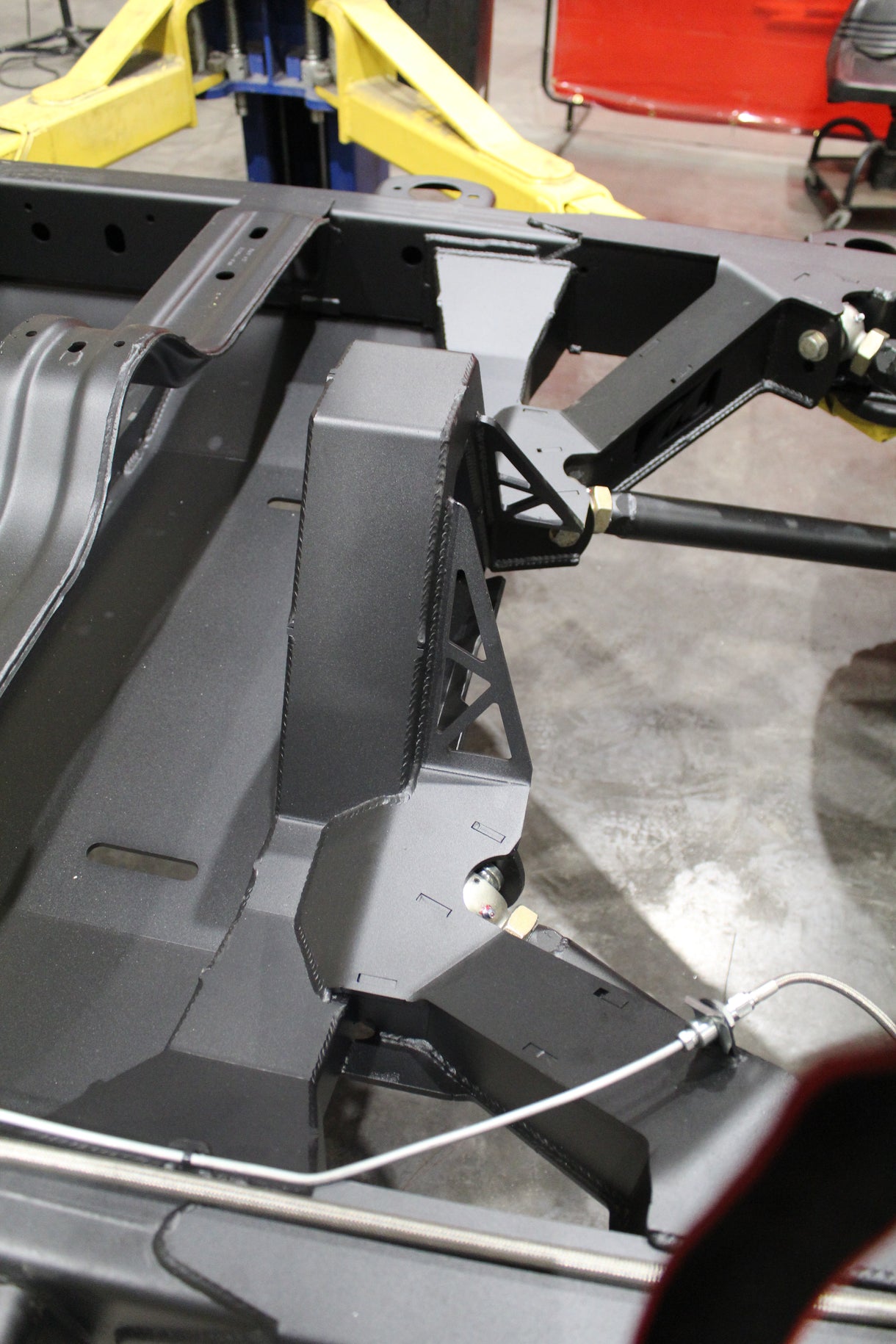4 link Rear Suspension Brackets w/Rear Crossmember for Jeep JKU – Motobilt
