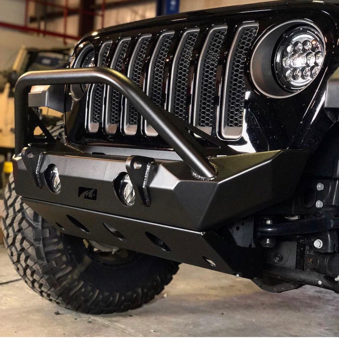 Hammer Front Bumper w/ Bull Bar, Fog Mounts & Skid Plate for Jeep JL ...