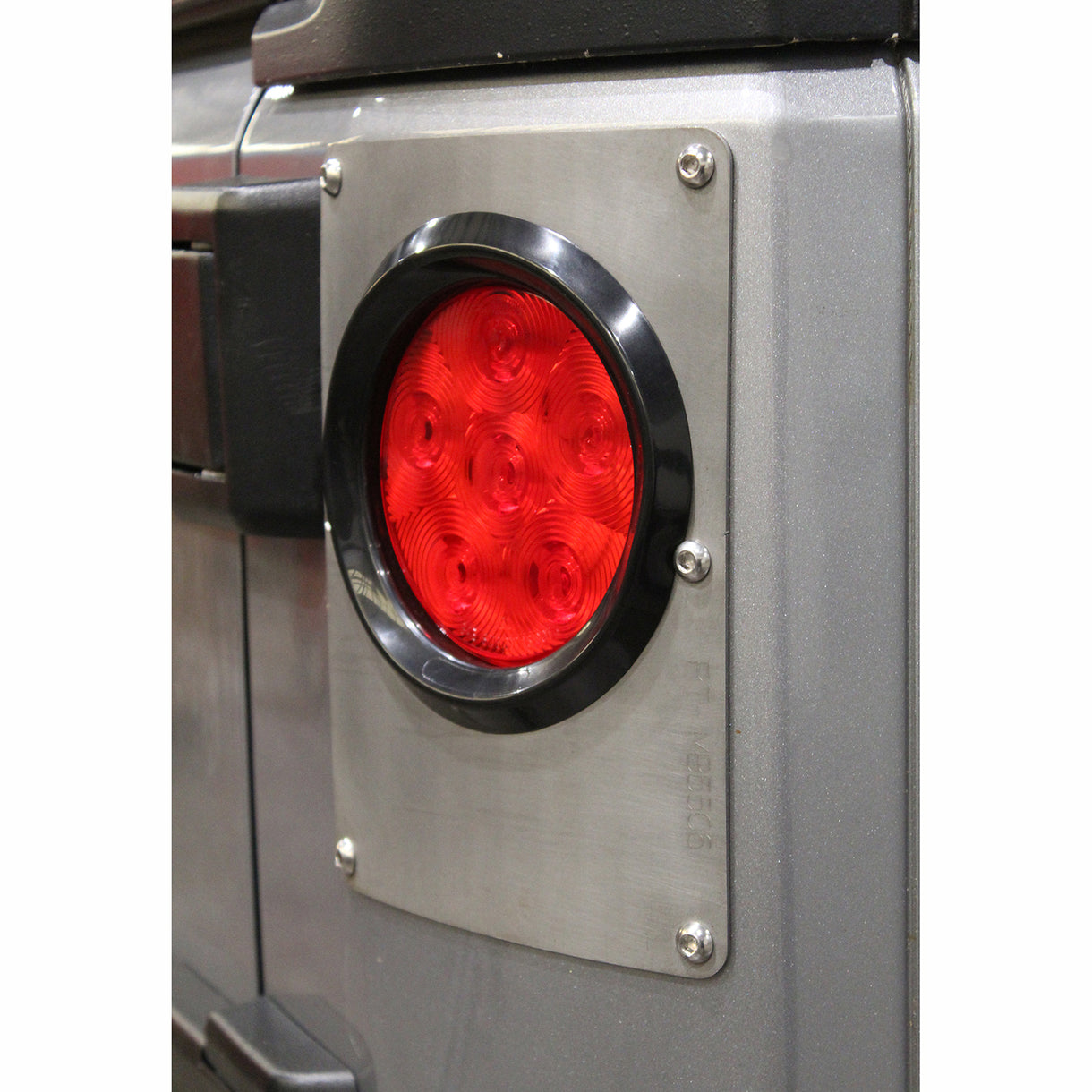 Round Tail Light Conversion Kit for Jeep JK/JKU – Motobilt