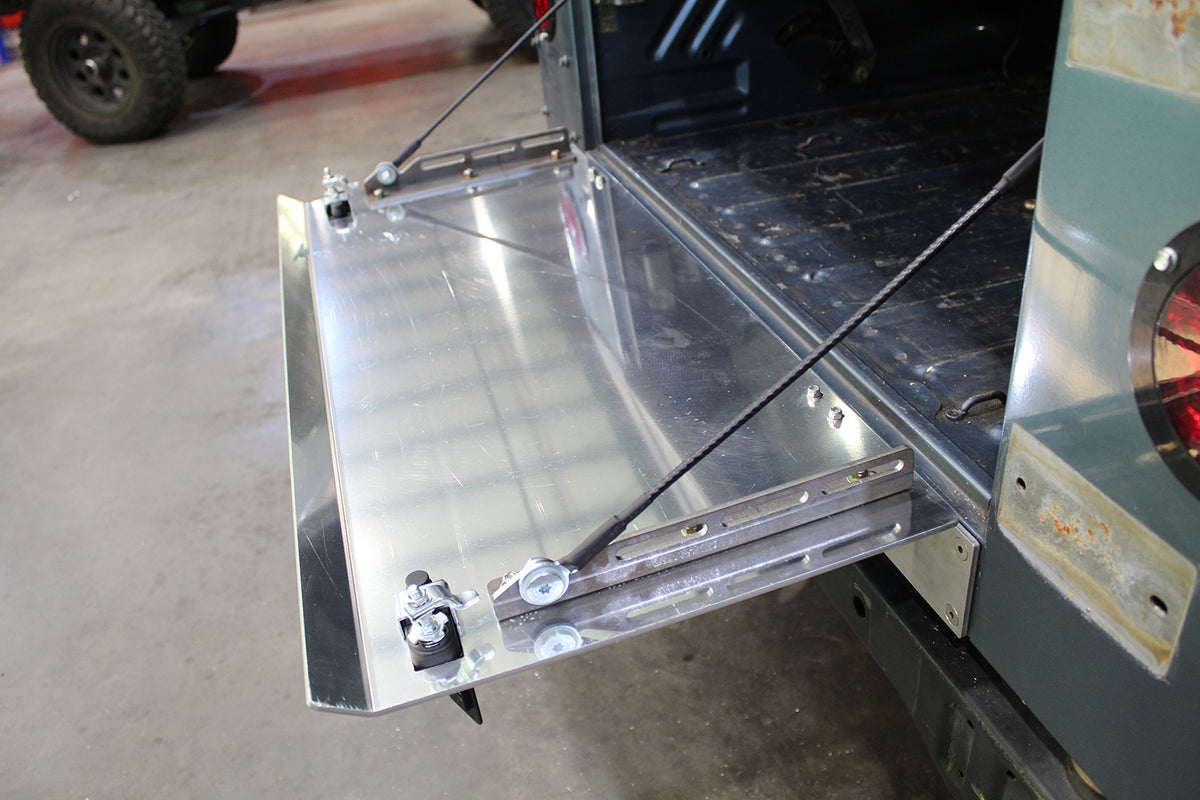 Fold Down Aluminum Tailgate for Jeep CJ, YJ, TJ & LJ – Motobilt